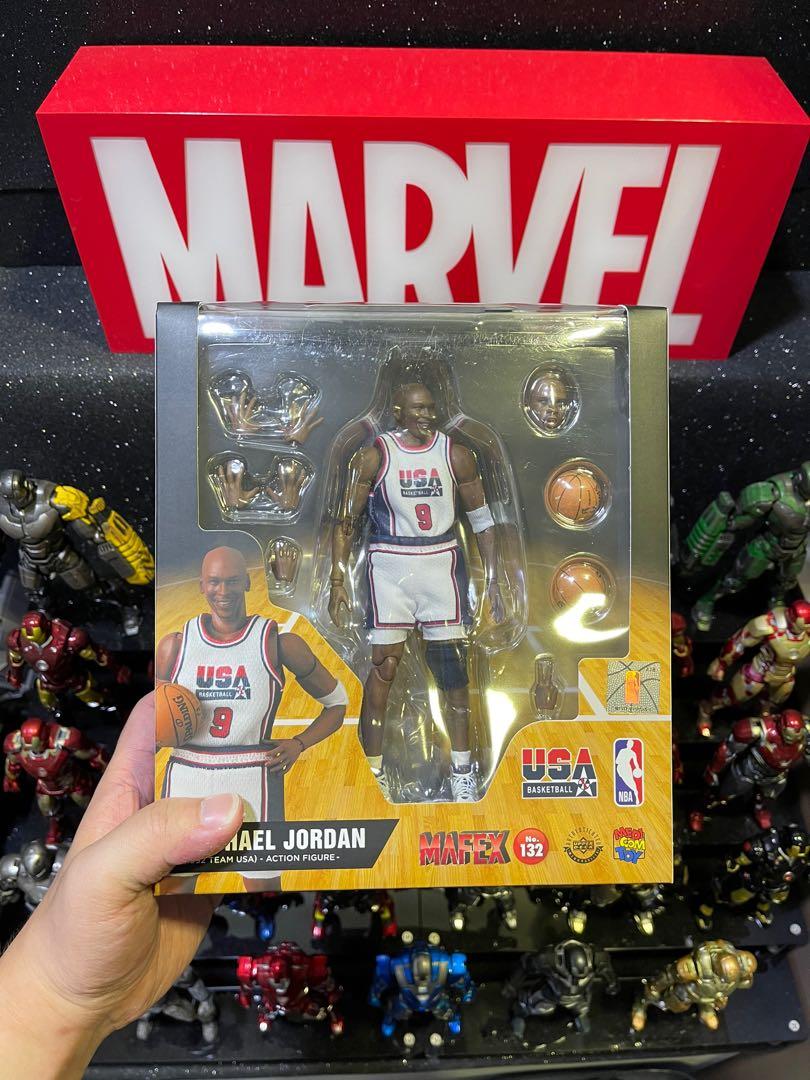 Mafex Michael Jordan No.132 & Mafex LeBron James No.127, Hobbies & Toys ...