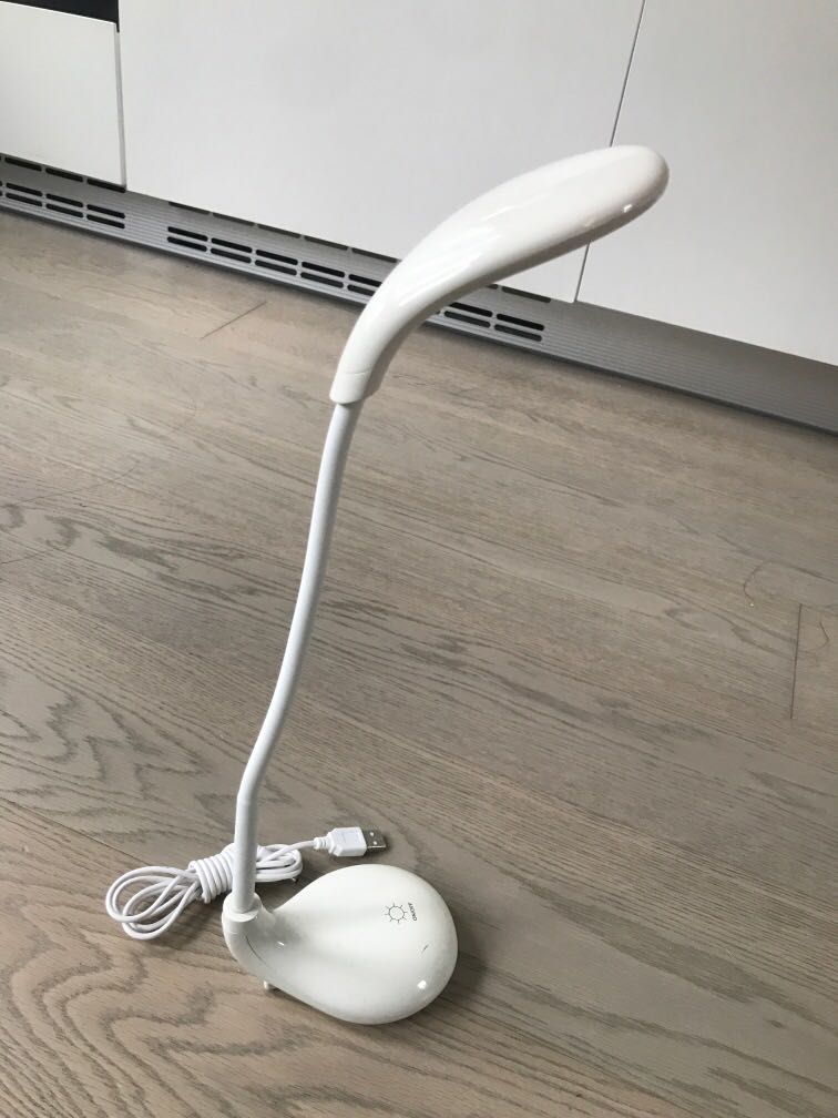 Miniso LED lamp, 傢俬＆家居, 燈飾及風扇, 燈飾 - Carousell