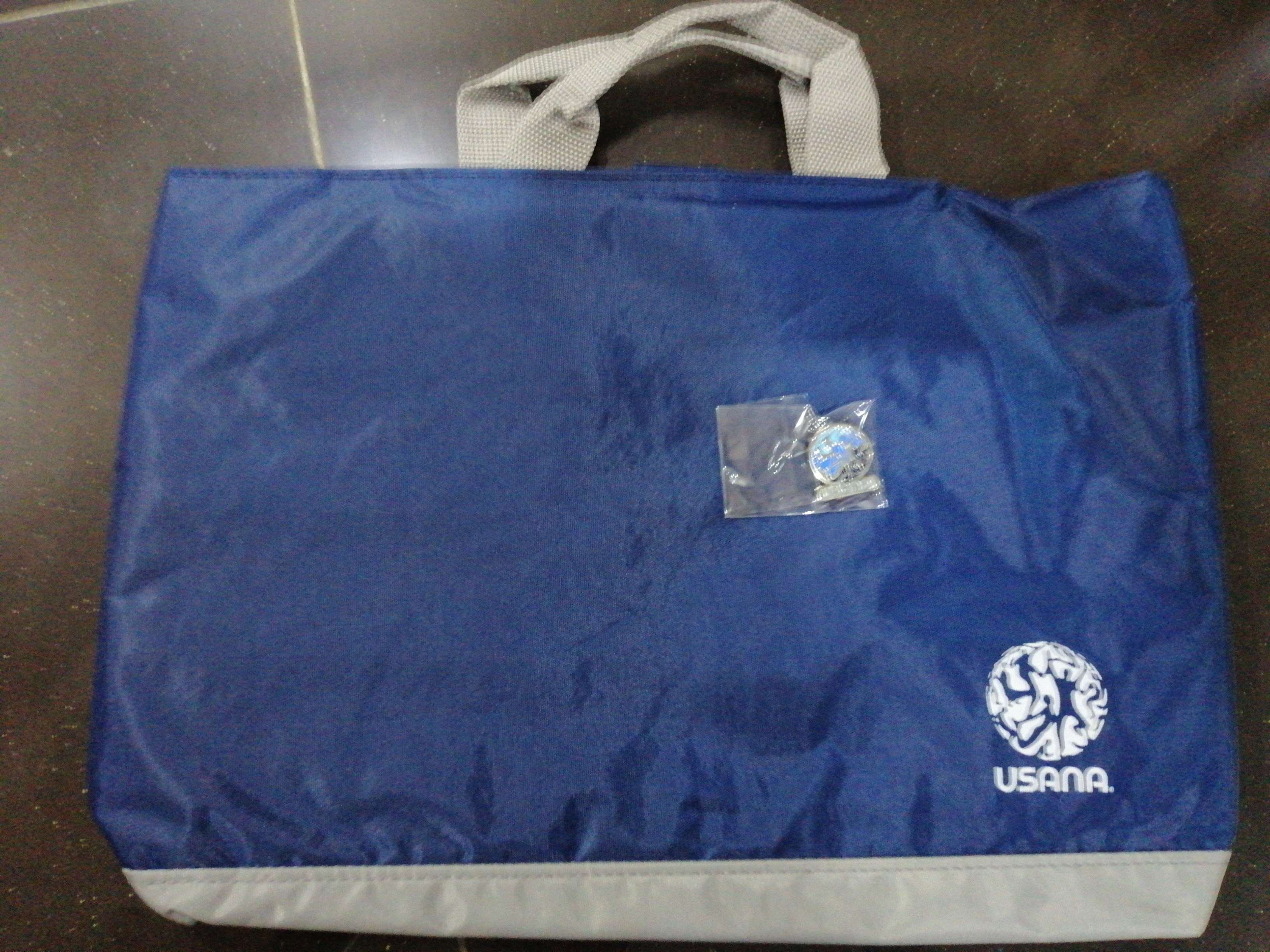 USANA Bag and Badges, Everything Else, Others on Carousell