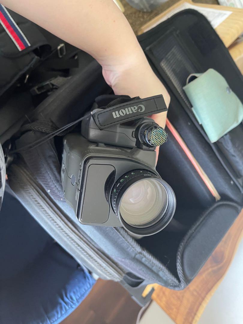 Vintage 1989 Canon Canovision E640 Hi8 Camcorder, Photography, Cameras on Carousell