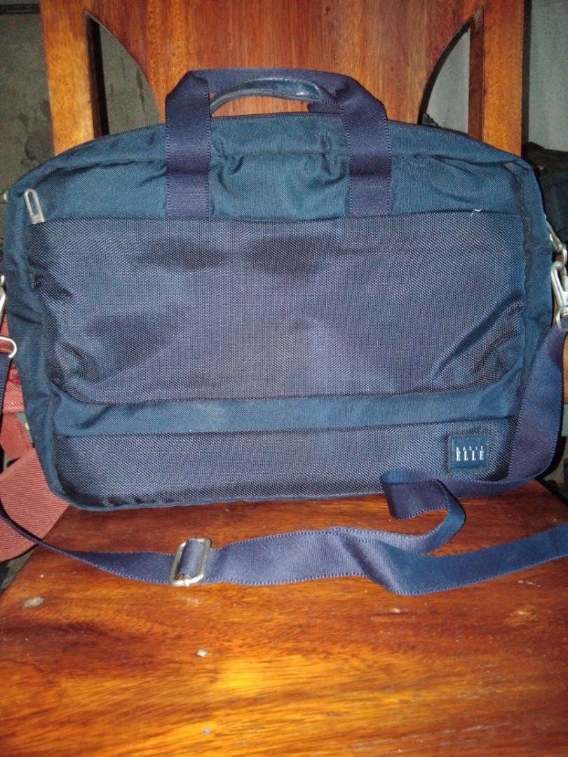 Basic Elle Laptop Bag, Luxury, Bags & Wallets on Carousell