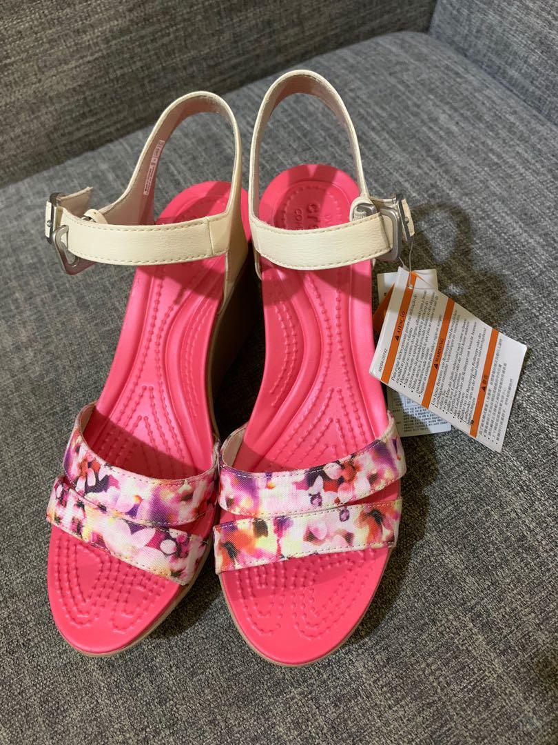 Crocs Leigh II Ankle Strap Graphic Wedge, Women's Fashion, Footwear ...