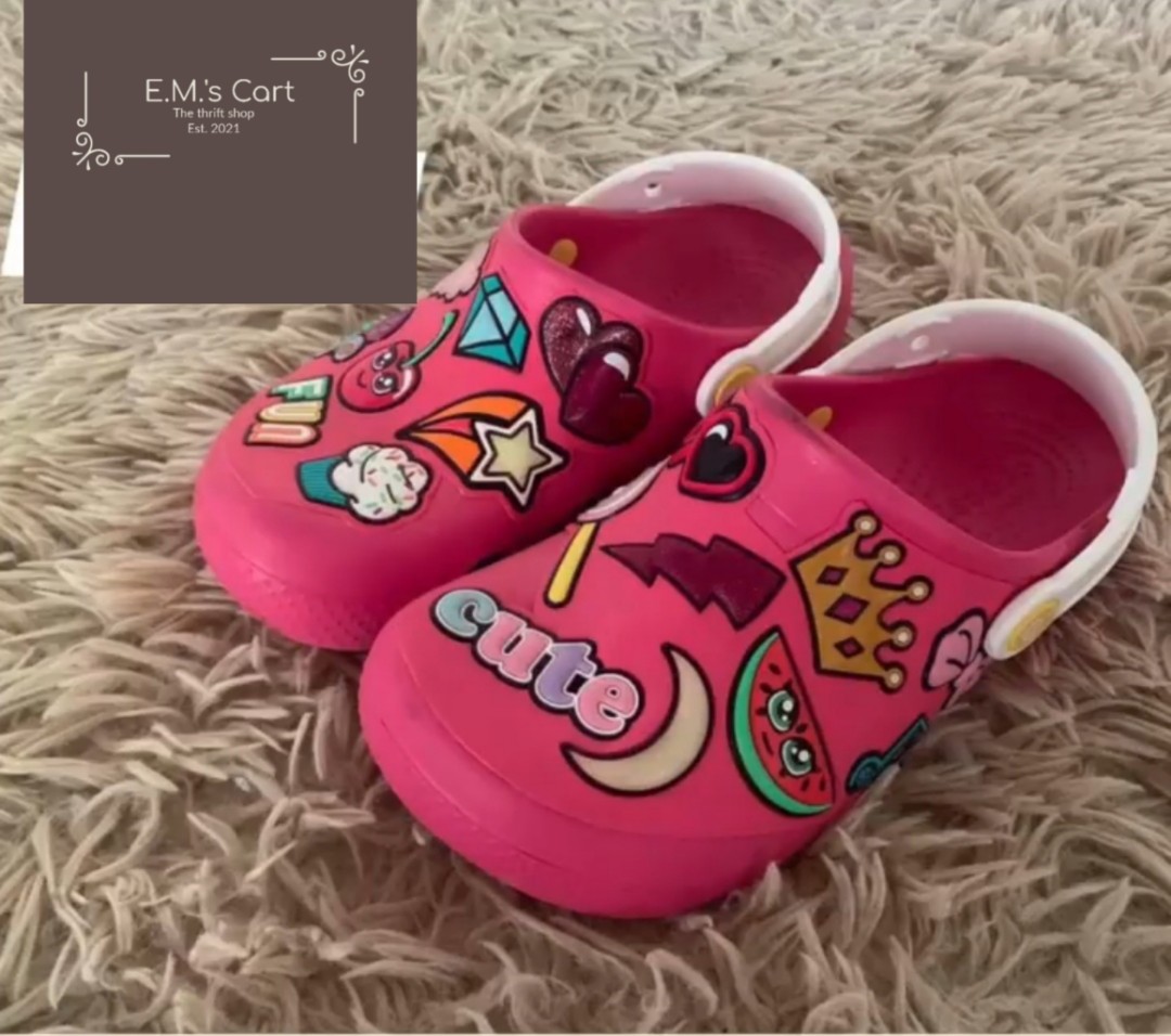Crocs size J2, Women's Fashion, Footwear, Slippers and slides on Carousell