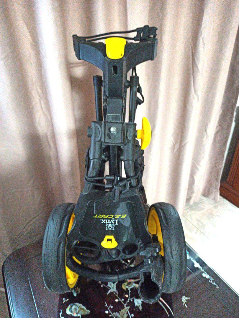 Golf bag 3 wheelers, Sports Equipment, Sports & Games, Golf on Carousell