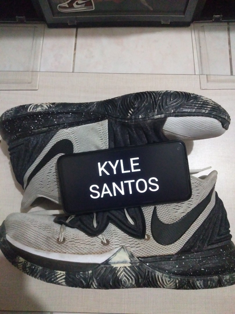Kyrie V Oreo, Men's Fashion, Footwear, Sneakers on Carousell