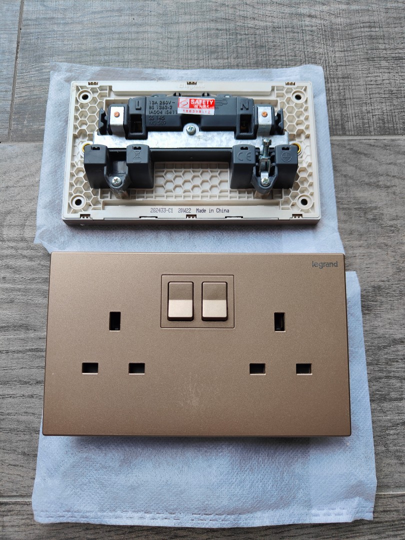 Legrand 2 gang power socket, TV & Home Appliances, Electrical, Adaptors ...