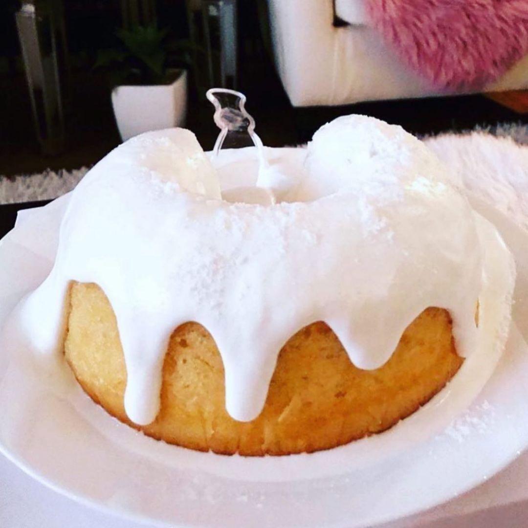 MILK LAVA CAKE BY ABSOLUT CHOCOLAT, Food & Drinks, Other Food & Drinks ...