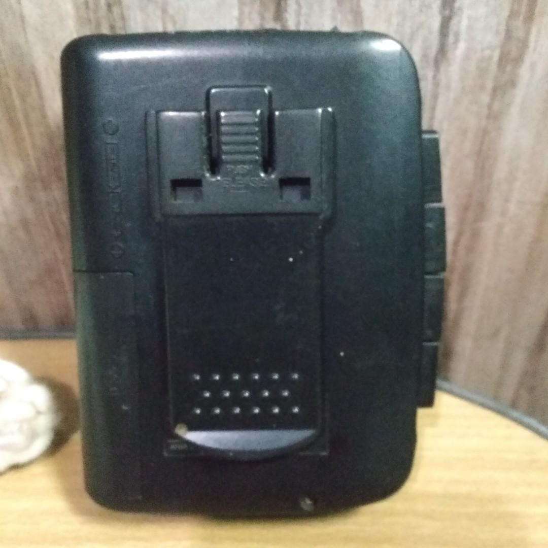 (defective) Panasonic portable vcd and aiwa walkman, Audio, Portable ...