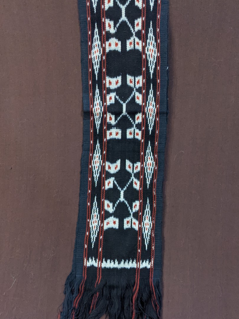 Selendang Tenun Asli NTT, Fesyen Wanita, Pakaian Wanita, Lainnya di Carousell