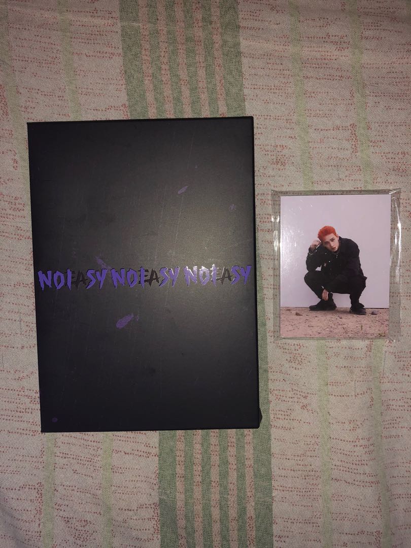 Stray Kids No Easy album with photobook, Hobbies & Toys, Memorabilia ...