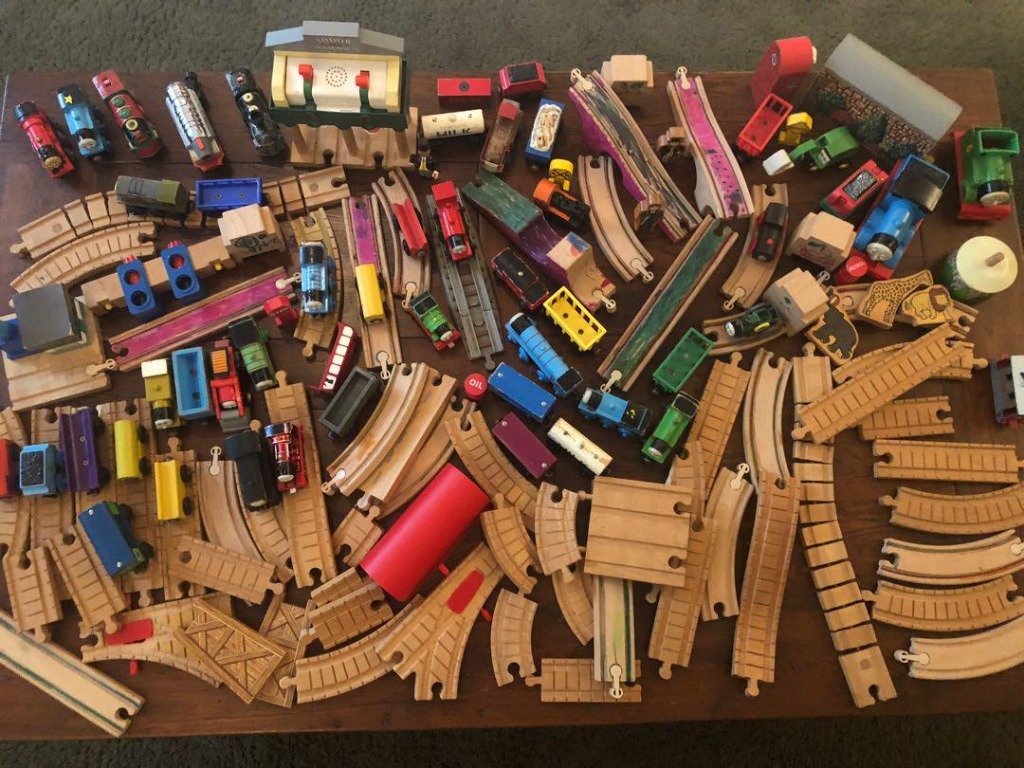 Thomas the Tank Engine train set, Hobbies & Toys, Toys & Games on Carousell