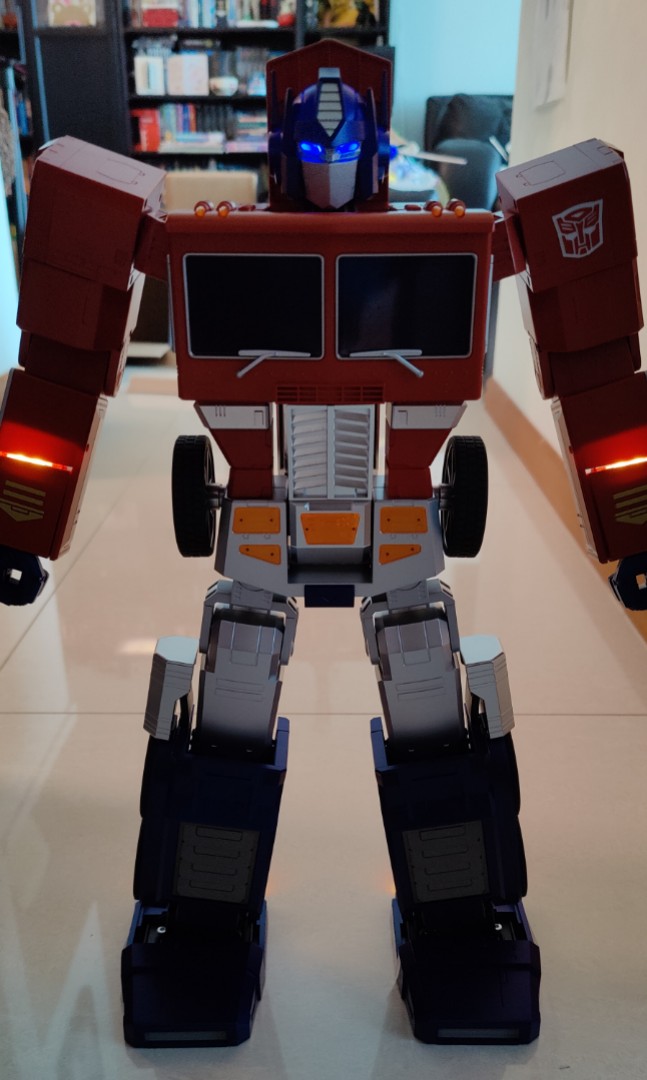 Transformers Auto-converting Optimus Prime - Collectors Edition ...