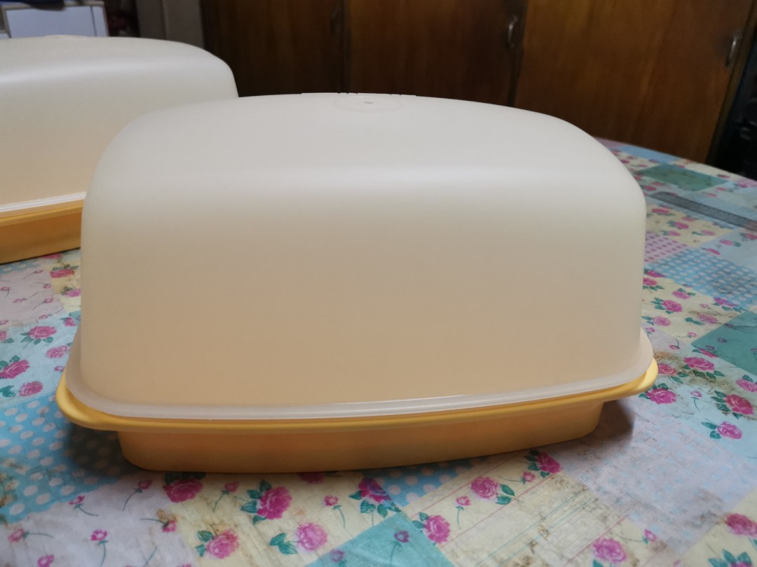 Tupperware Bread and food storage, Furniture & Home Living, Kitchenware ...