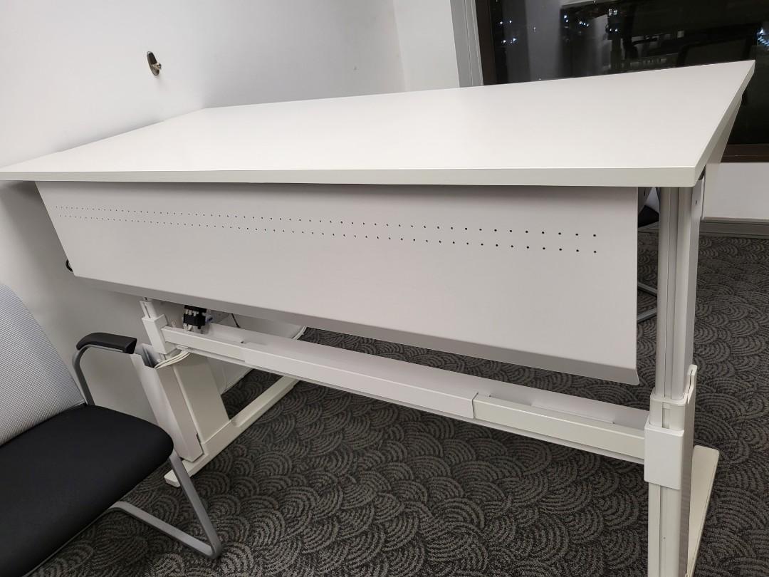 ALMOST BRAND NEW! Steelcase VL1 Series - Electric height adjustable ...