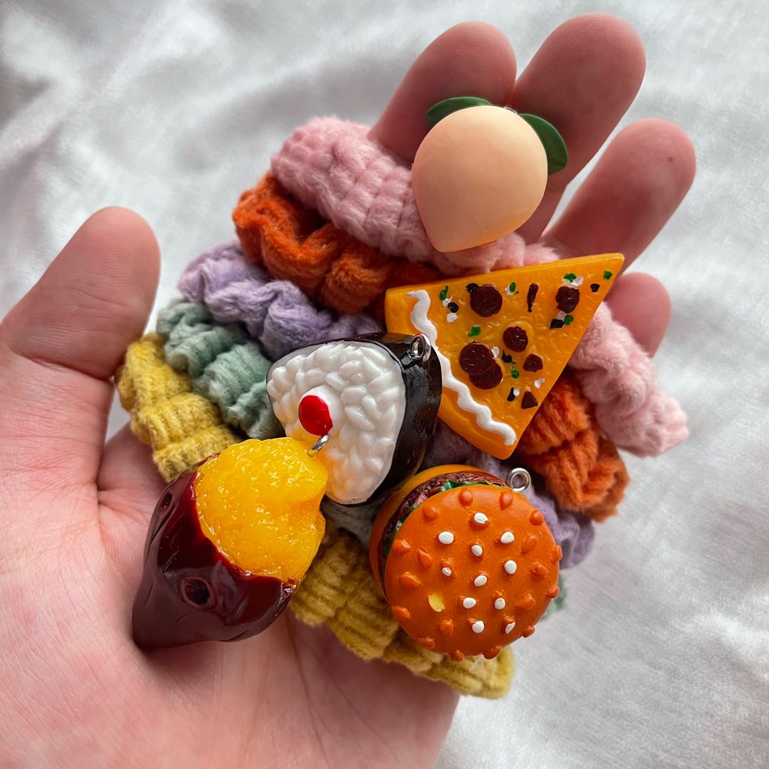 Burger, pizza, sweet potato scrunchies, Women's Fashion, Watches ...