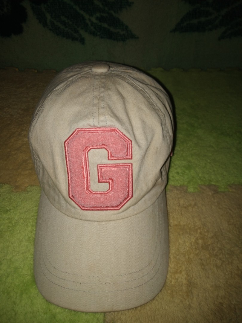 Guess Cap, Men's Fashion, Watches & Accessories, Caps & Hats on Carousell