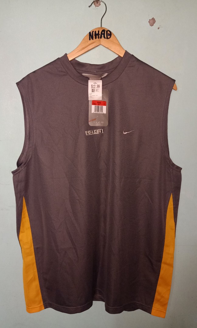 Nike Sando, Men's Fashion, Tops & Sets, Tshirts & Polo Shirts on Carousell