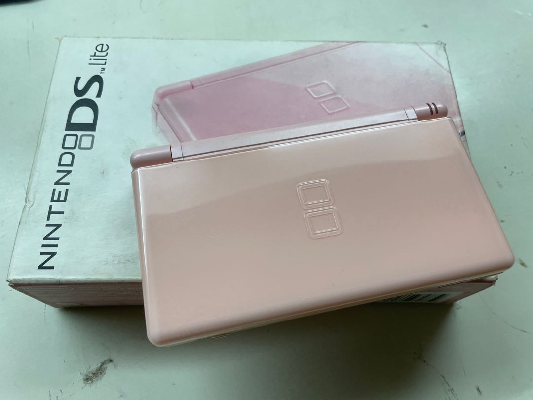 Nintendo DS lite with r4 and memory expansion, Video Gaming, Video Game ...