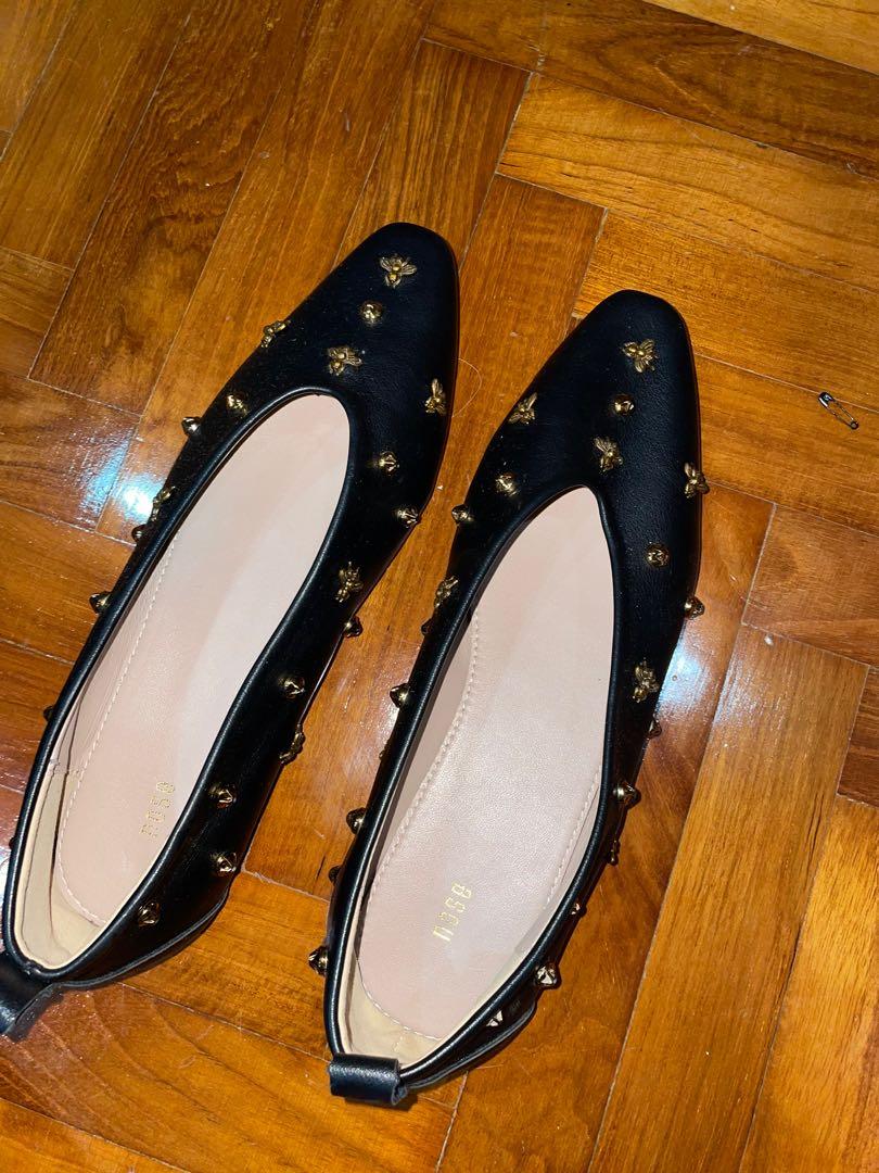 Nose shoes, Women's Fashion, Footwear, Flats on Carousell