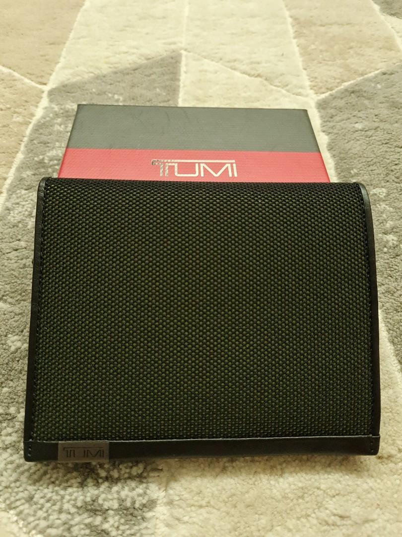 TUMI ID Lock authentic Passport Holder with Box, Men's Fashion, Watches ...