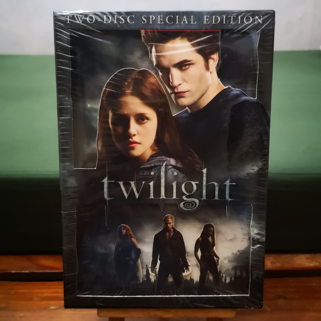 Twilight DVD, Hobbies & Toys, Music & Media, CDs & DVDs on Carousell