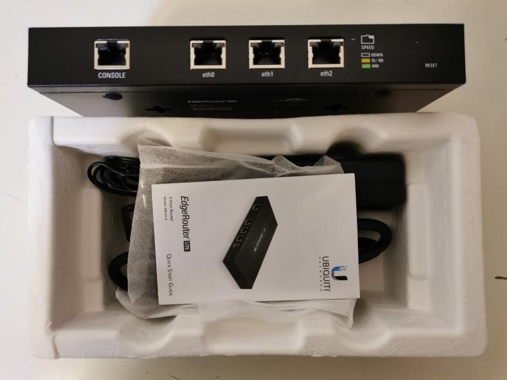 Ubiquiti EdgeMAX EdgeRouter Lite 3-Port Router (ERLite-3), Computers ...