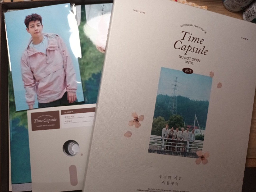 Astro photo book Time Capsule, 興趣及遊戲, 古董收藏, 韓流 - Carousell