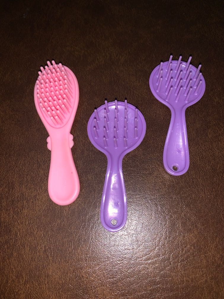barbie combs, Hobbies & Toys, Toys & Games on Carousell