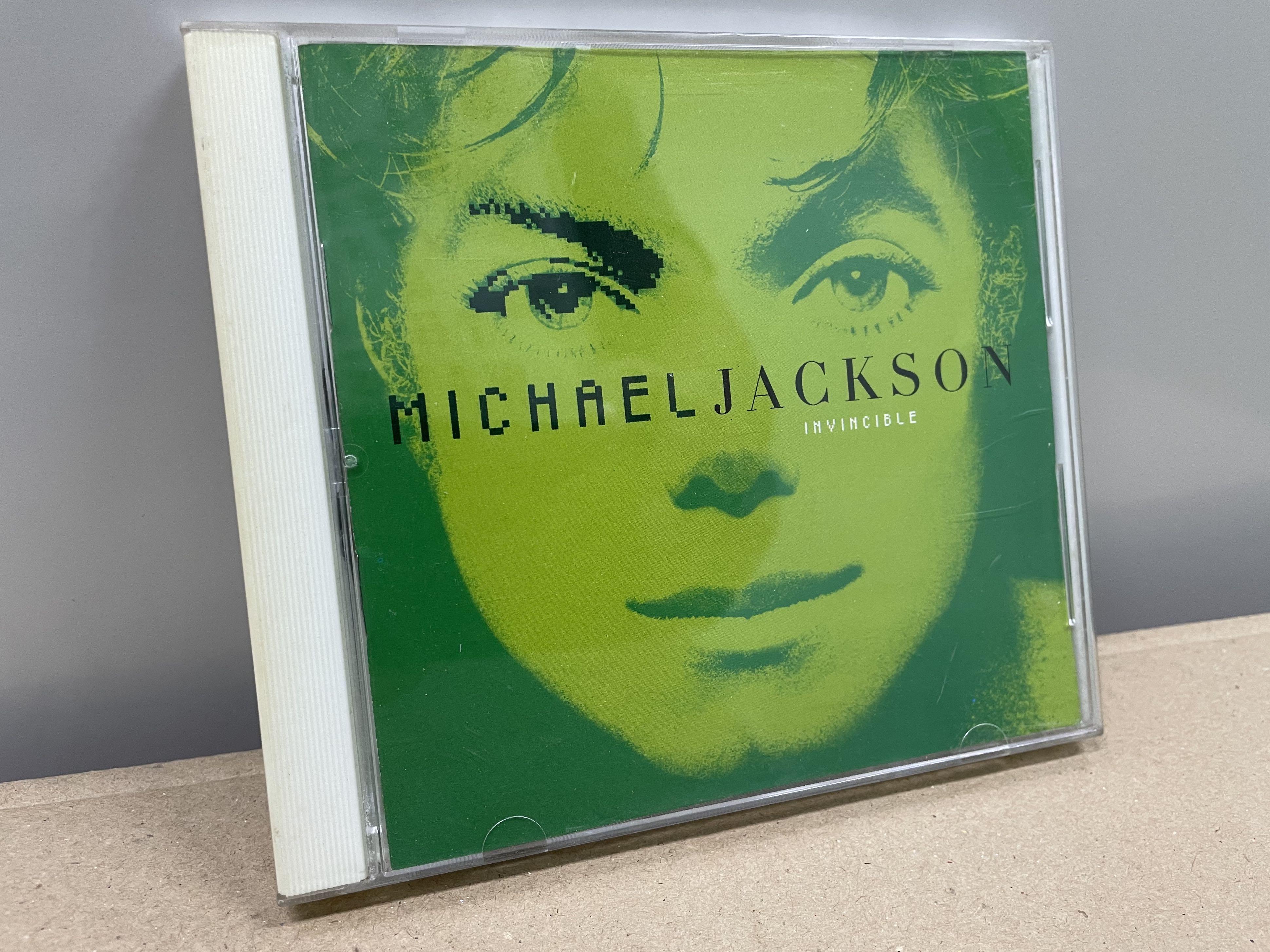 Michael Jackson Invincible CD, 興趣及遊戲, 音樂、樂器 & 配件, 音樂與媒體 - CD 及 DVD ...