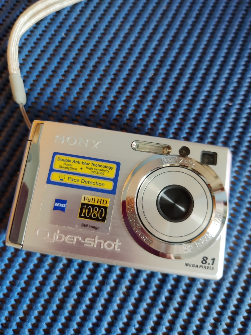 Old school Sony cyber shot 8.1mp, Photography, Cameras on Carousell