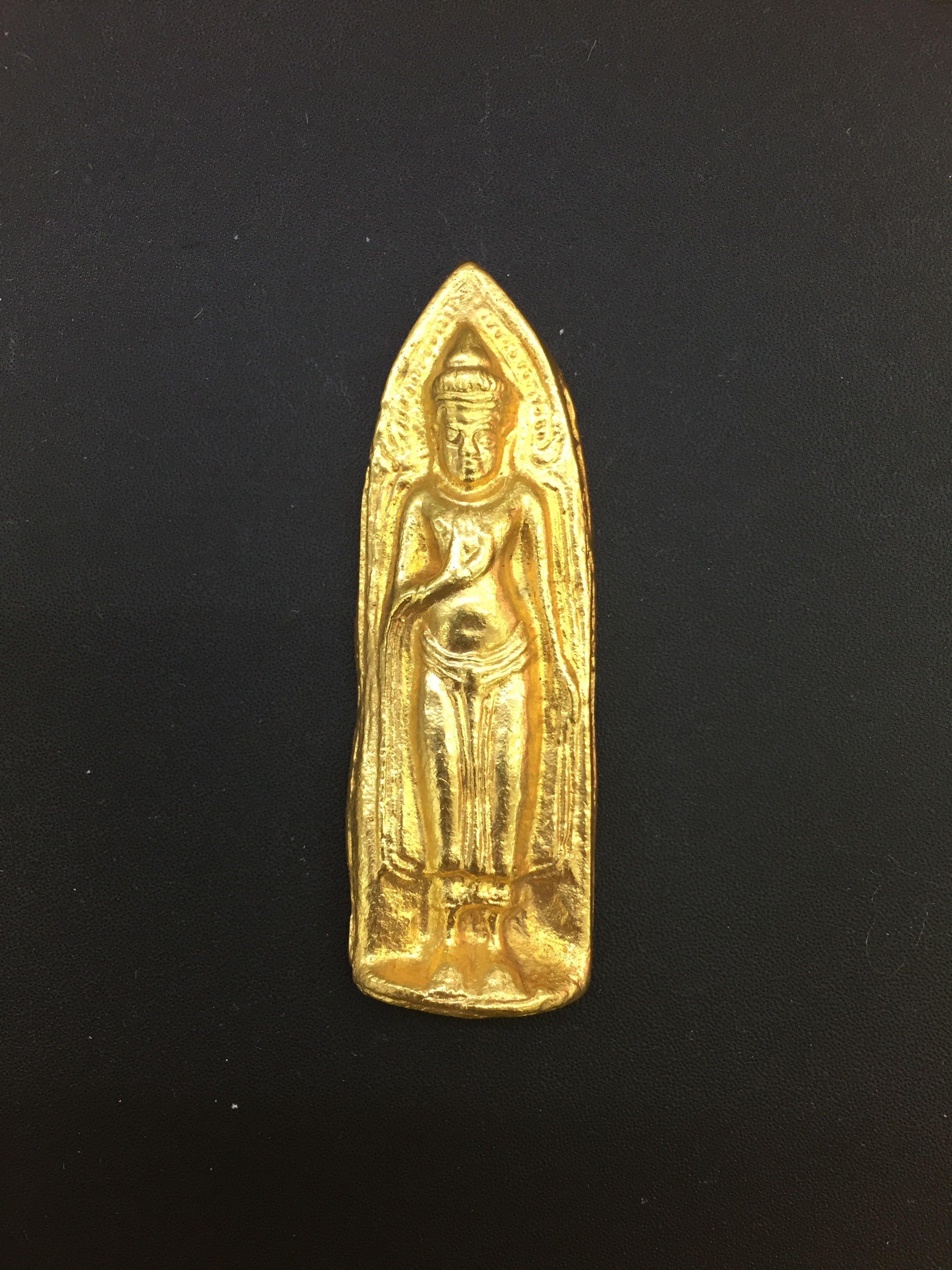 Phra Wan Chan ( Gold), Hobbies & Toys, Memorabilia & Collectibles ...