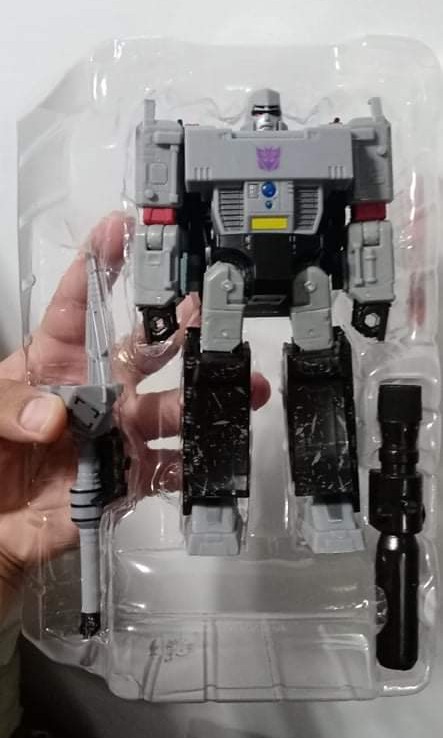 Transformers Earthrise Megatron BIB, Hobbies & Toys, Toys & Games on ...