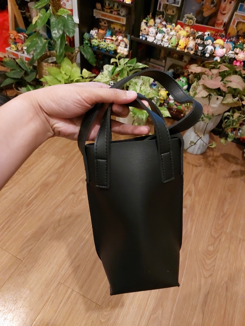 Tumbler Bag, Women's Fashion, Bags & Wallets, Cross-body Bags on Carousell