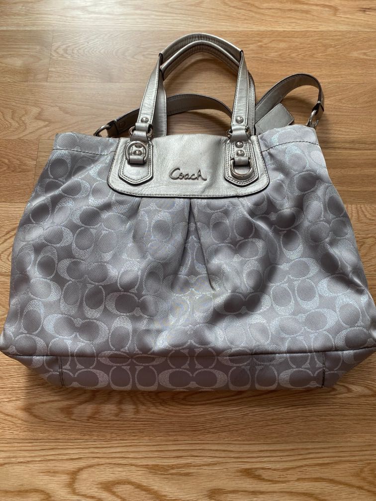 Coach handbad, Women's Fashion, Bags & Wallets, Shoulder Bags on Carousell
