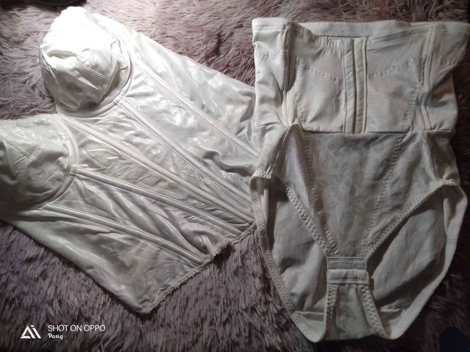 Corset and Girdle Set, Women's Fashion, Activewear on Carousell