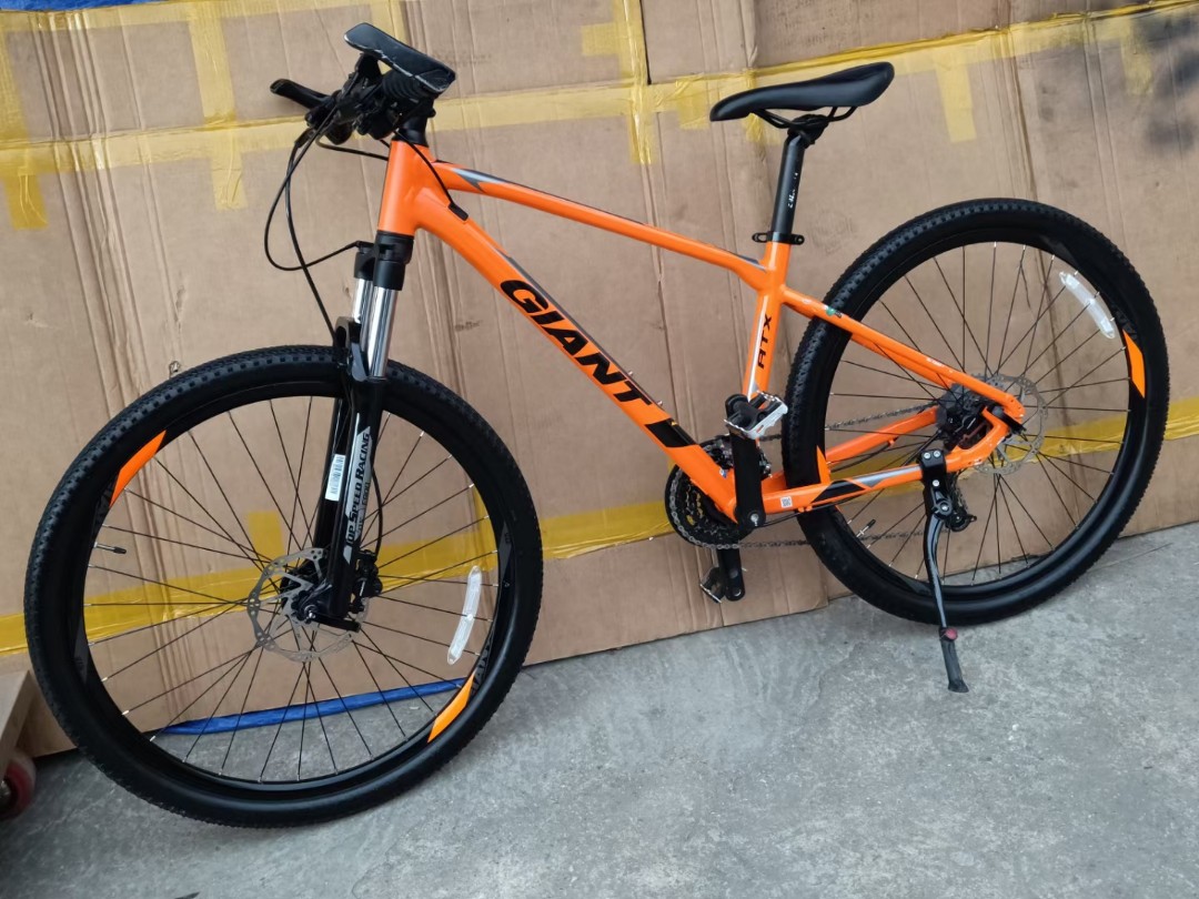 Giant ATX Mountain Bike Shimano 27.5" Bicycle, Sports Equipment ...