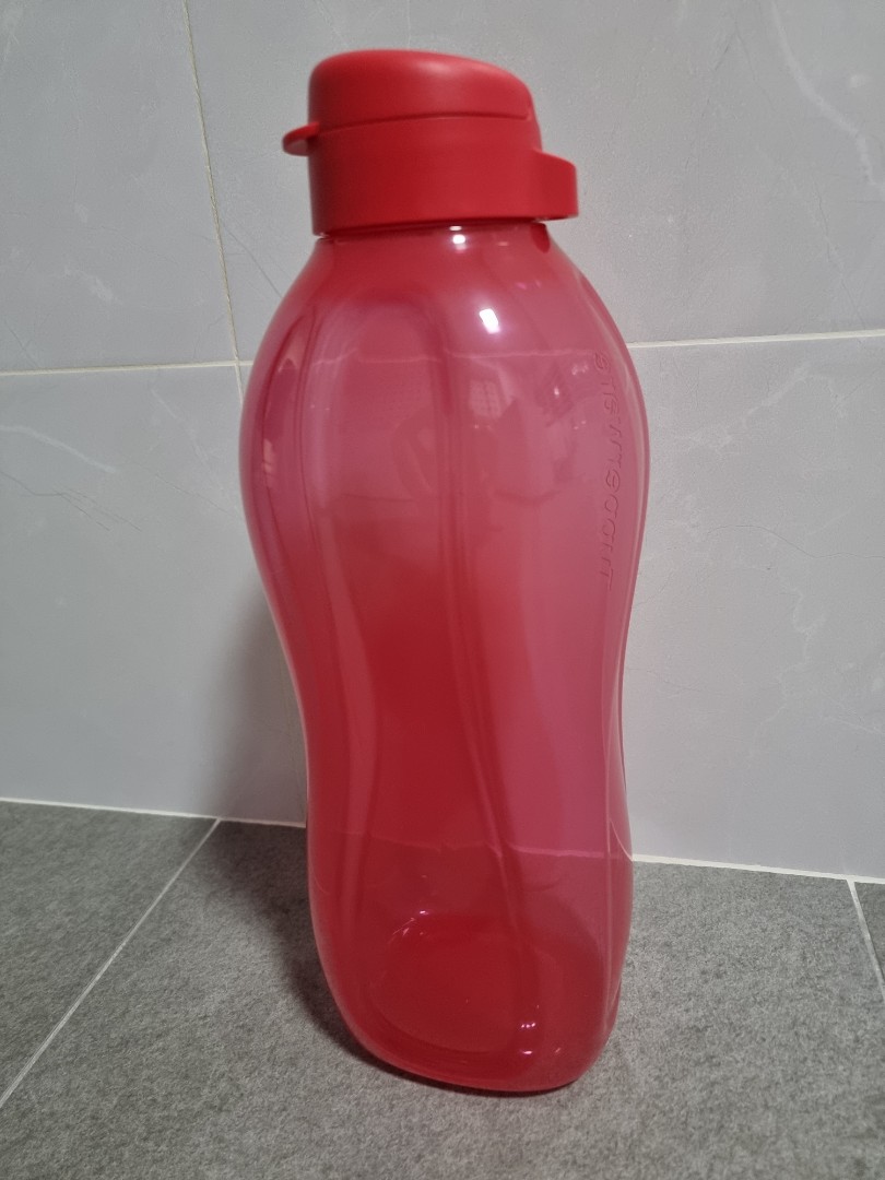 Tupperware Water Bottle 2L, Furniture & Home Living, Kitchenware ...