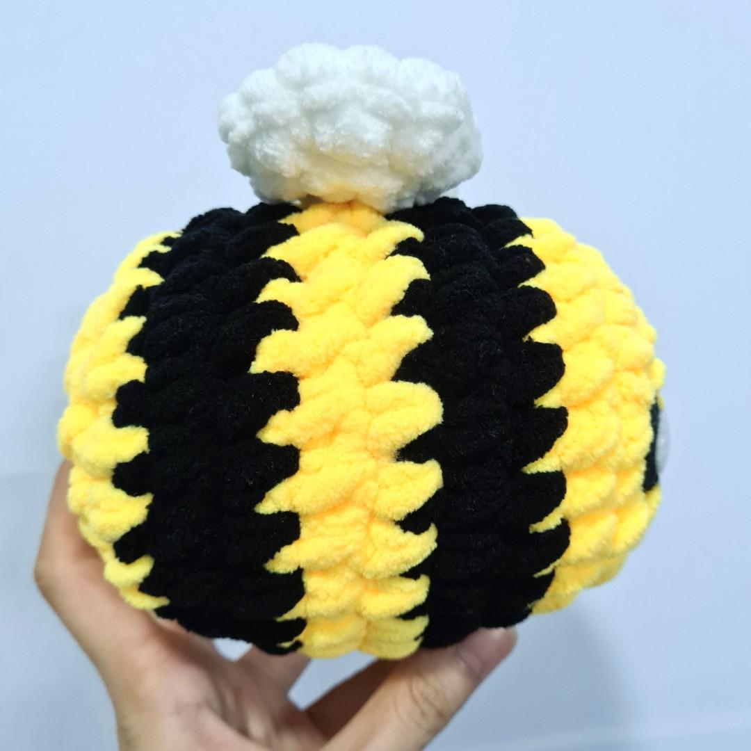 Chunky bee crochet stuffed plushie, Hobbies & Toys, Stationery & Craft ...