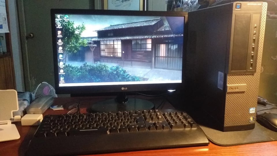 Complete PC Set (Dell Optiplex 990 w/ 20 inch Wide Screen monitor ...