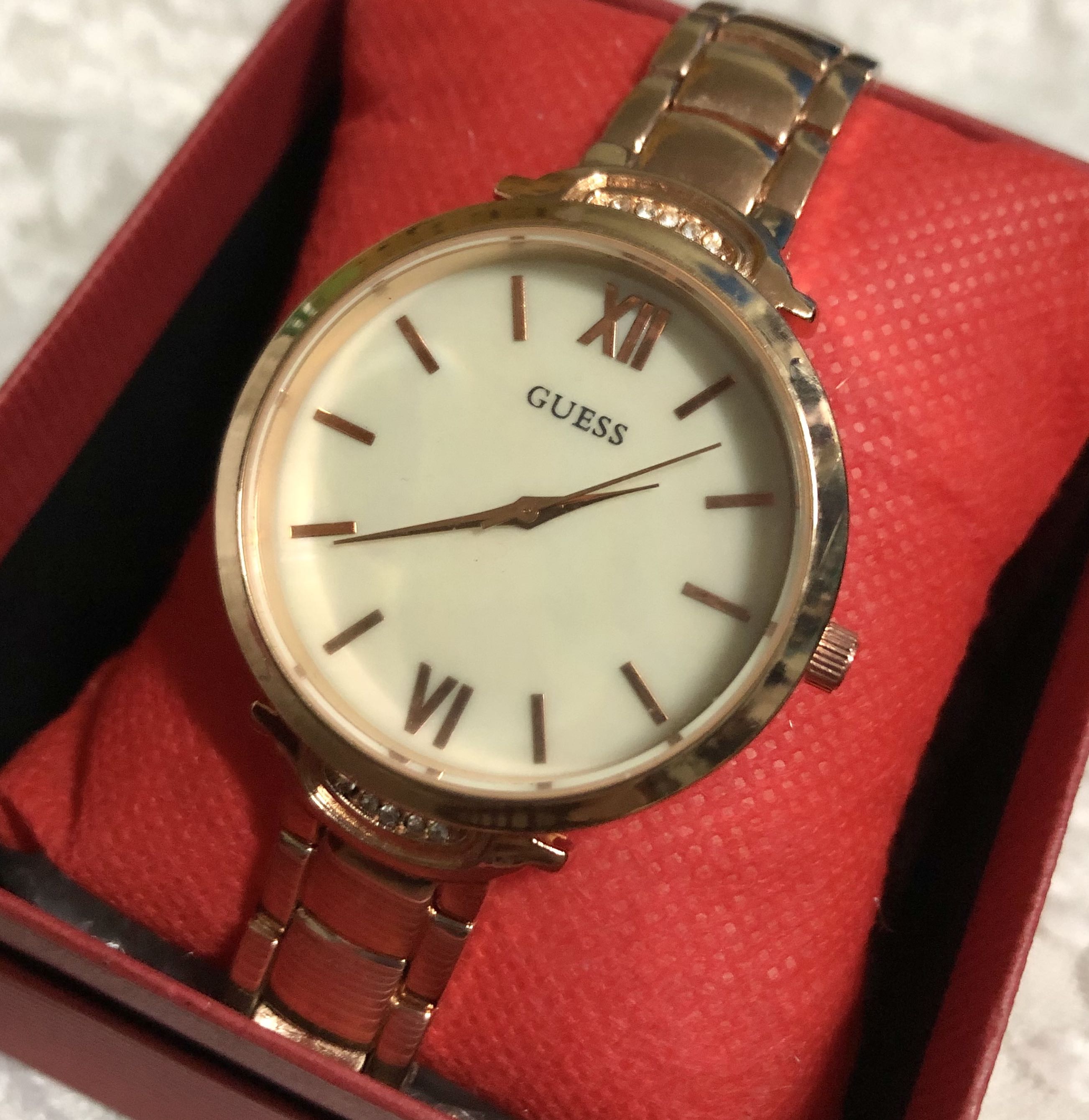 GUESS MOTHER OF PEARL WATCH (ROSE GOLD), Women's Fashion, Watches ...