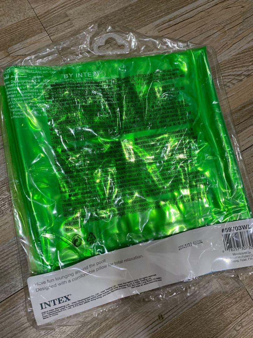 INTEX single floater, Hobbies & Toys, Toys & Games on Carousell