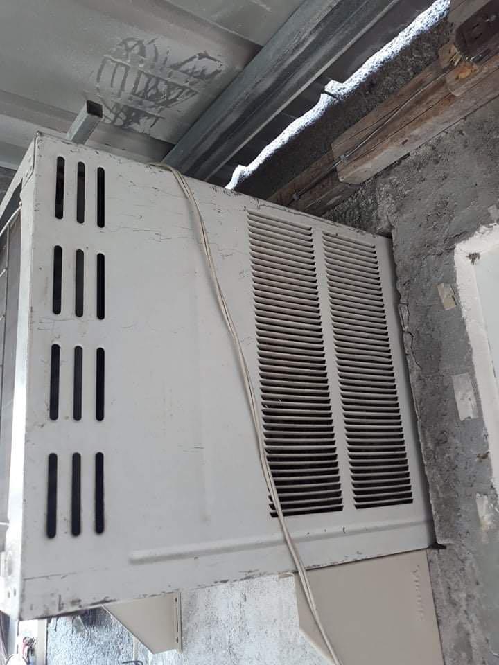 LG window type 1.5 hp up non inverter, TV & Home Appliances, Air ...