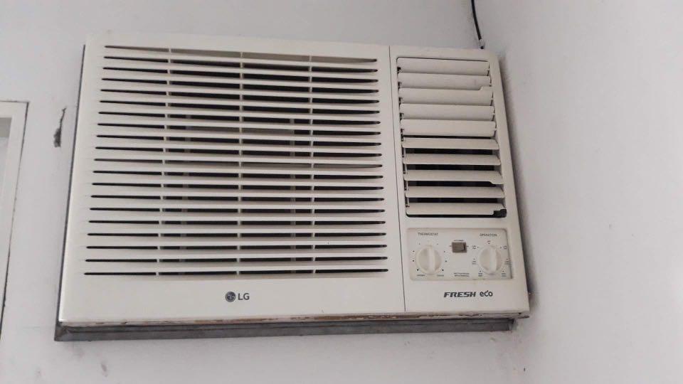 LG window type 1.5 hp up non inverter, TV & Home Appliances, Air ...