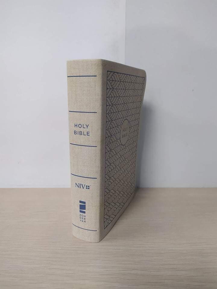 NIV Compact Reference Bible Exclusive Edition, Hobbies & Toys, Books ...