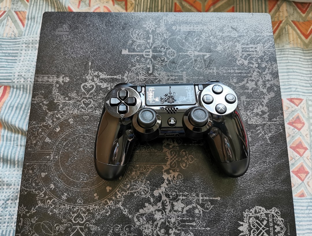 PS4 PRO 1TB Kingdom Hearts Edition, Video Gaming, Video Games ...