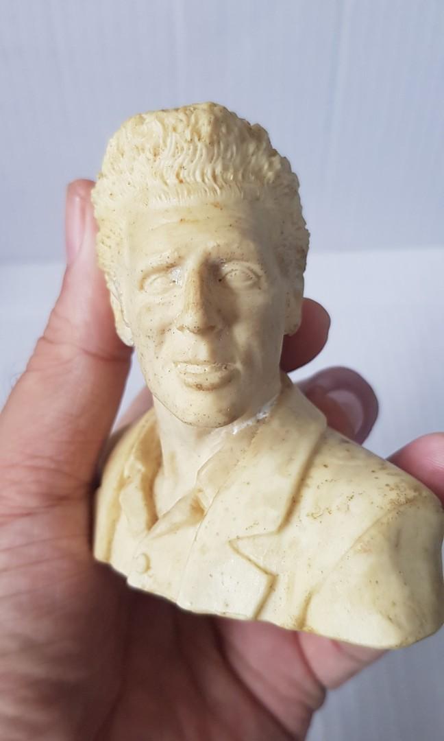 Resin 1/6 scale Seinfeld Cosmo Kramer bust, Hobbies & Toys, Toys ...