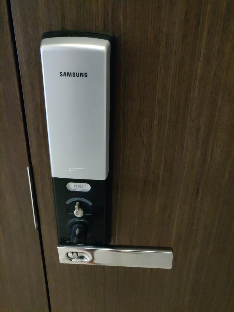 Samsung Digital Door Lock SHS-H505, Furniture & Home Living, Security & Locks, Locks, Doors ...