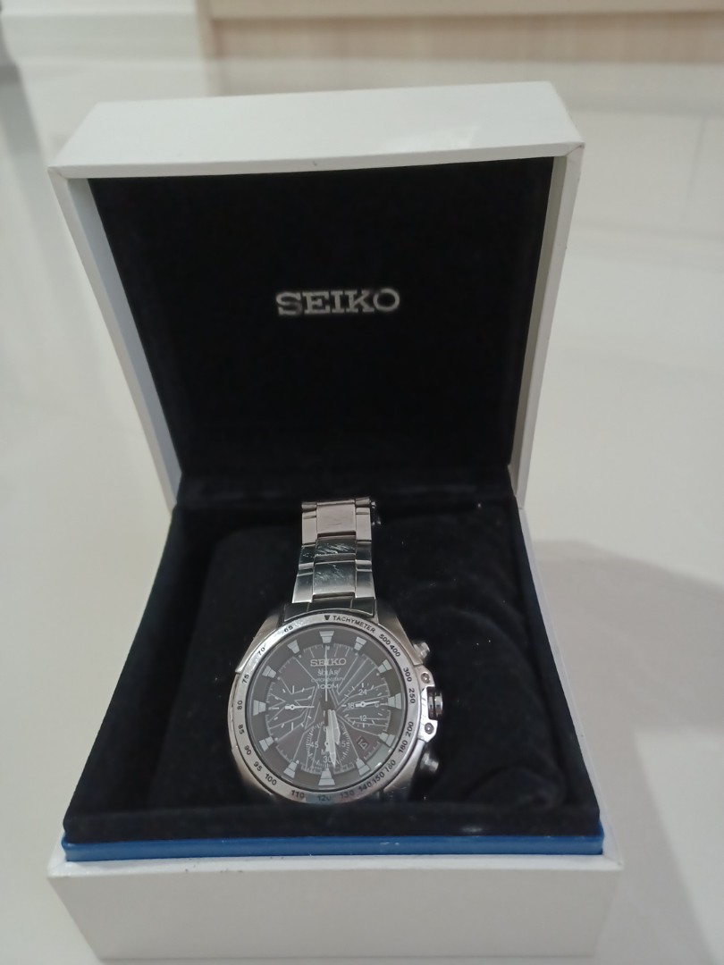 Seiko Solar Chronograph V175-0BA0, Men's Fashion, Watches & Accessories ...
