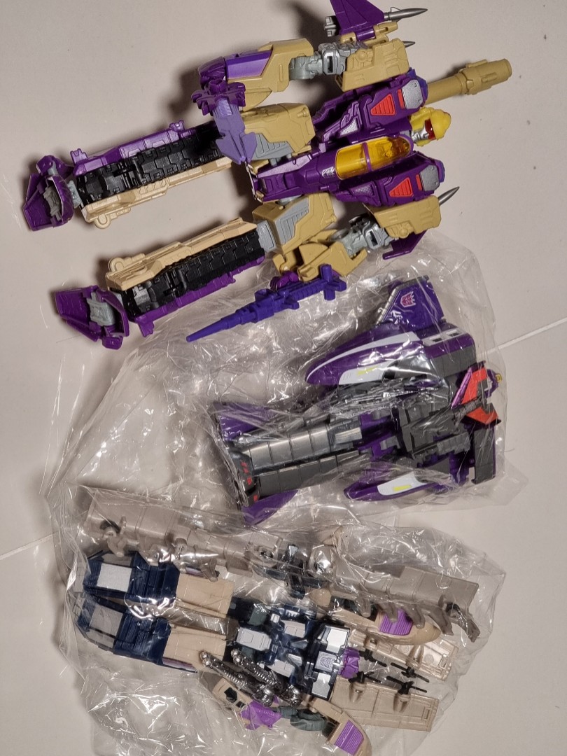 Transformers Decepticon Classics Astrotrain Octane Blitzwing, Hobbies ...