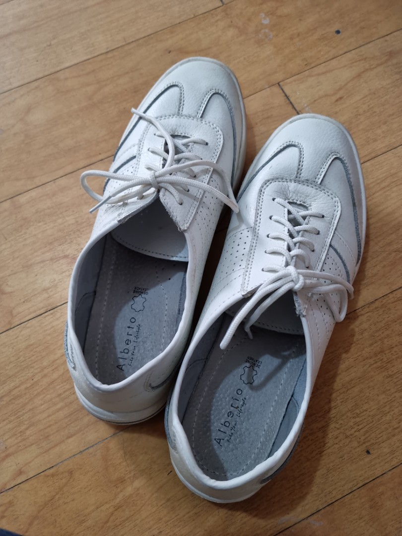 White alberto shoes, Women's Fashion, Footwear, Sneakers on Carousell